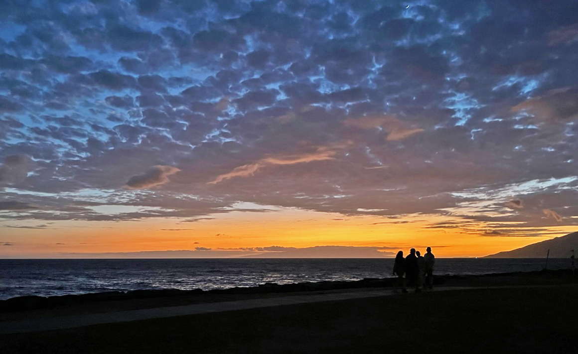 Photo of the Day: Sunset with Friends | News, Sports, Jobs - Maui News